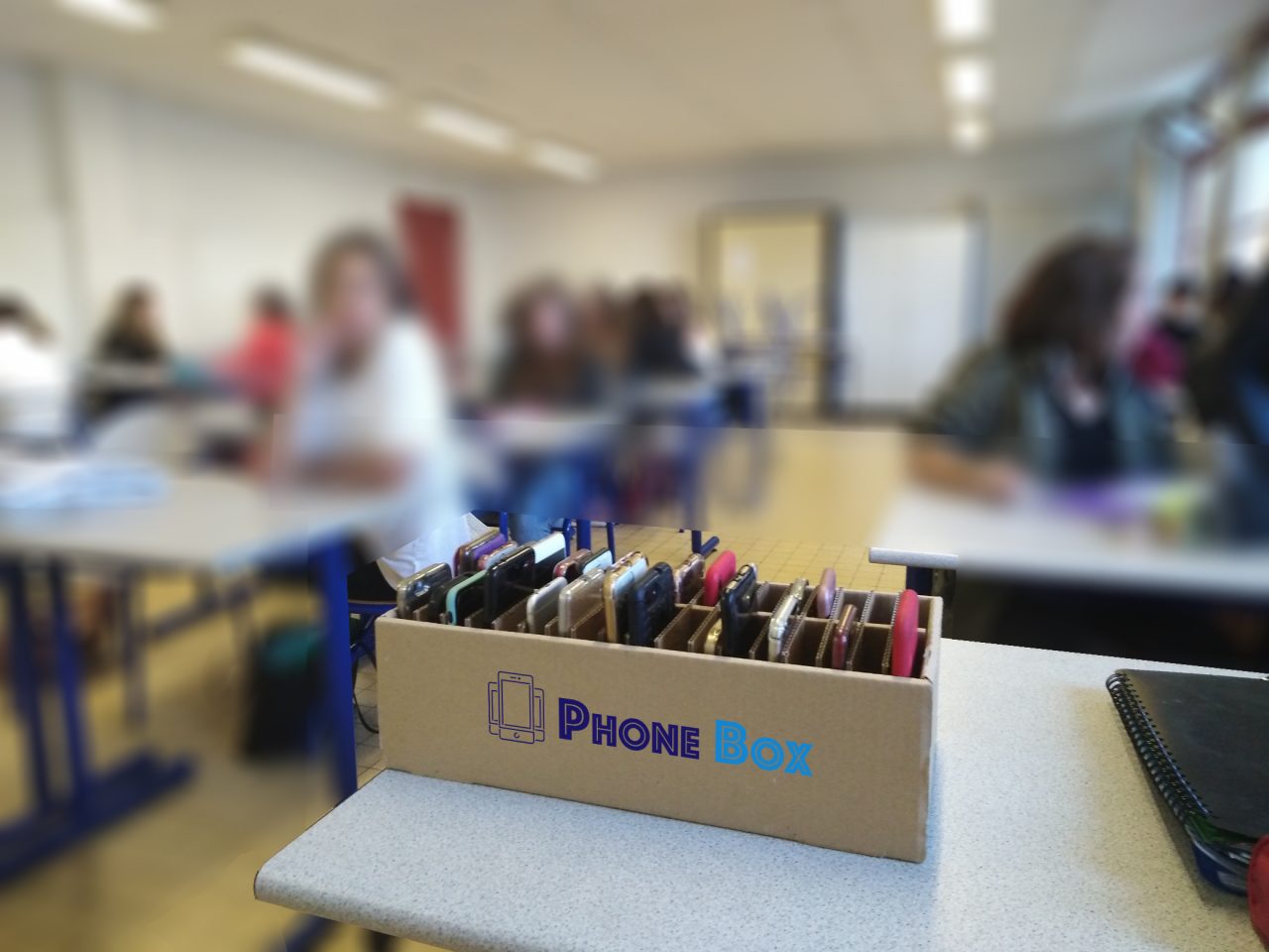 Découvrez la PHONE BOX Range Portable College Lycee